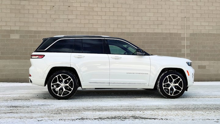 Review: 2022 Jeep Grand Cherokee Summit Reserve Challenges German ...