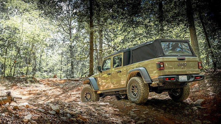 Jeep Gladiator Bestop Supertop For Trucks 2: Real World Review ...