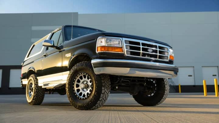 Party Animal: A Coyote 5.0L V8-Swapped OBS Ford Bronco Restomod ...