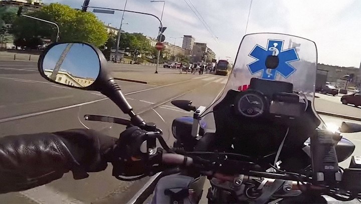 Motorcycle Paramedic: Lane Splitting With Purpose [Video] | DrivingLine