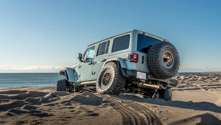38’s and No Lift on a 2024 Jeep Wrangler Rubicon 392 | DrivingLine