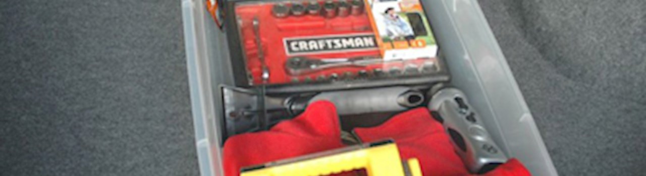 10 Emergency Road Kit Essentials | DrivingLine