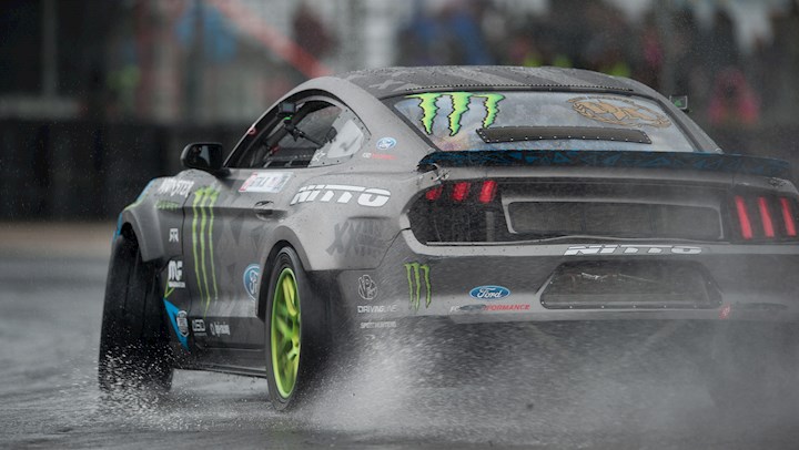 2016 Formula Drift Long Beach Top 32 Play-by-Play | DrivingLine