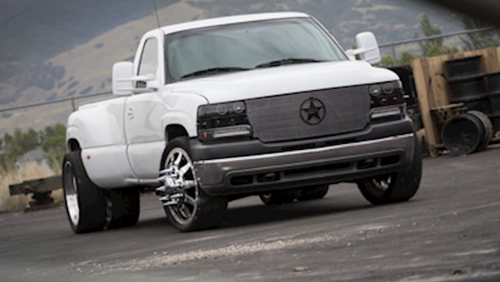 One Serious Daily Driver: 650HP Duramax Dually | DrivingLine
