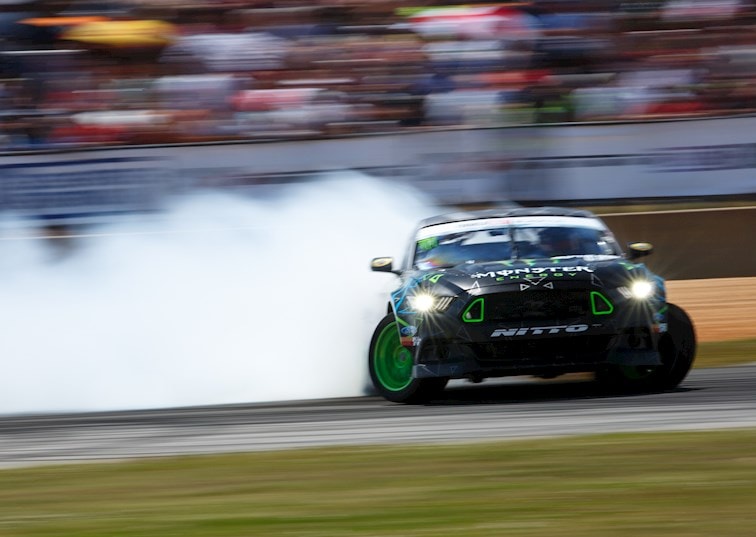 Formula Drift New Jersey in Car 360 Virtual Reality with Vaughn Gittin ...