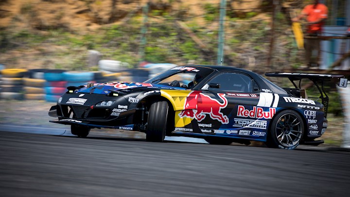 Mad Mike Drifts HUMBUL at 2017 Formula D Japan, Round 2 | DrivingLine