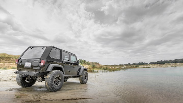 Best of Both Worlds: Bestop Trektop Pro Hybrid Review | DrivingLine