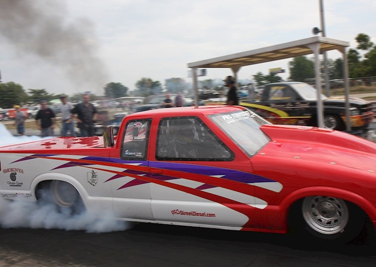 Chasing 1,000 Horsepower With a 2006 Ford F-350 | DrivingLine