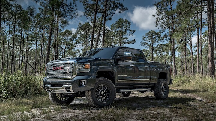 Level Up! BDS Suspension’s Coilover Conversion for GM HD Trucks [Video ...