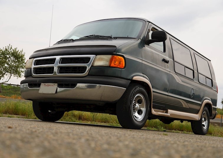 Dodge Van Life: Visiting Tokyo's Most Unusual Tuning Shop | DrivingLine