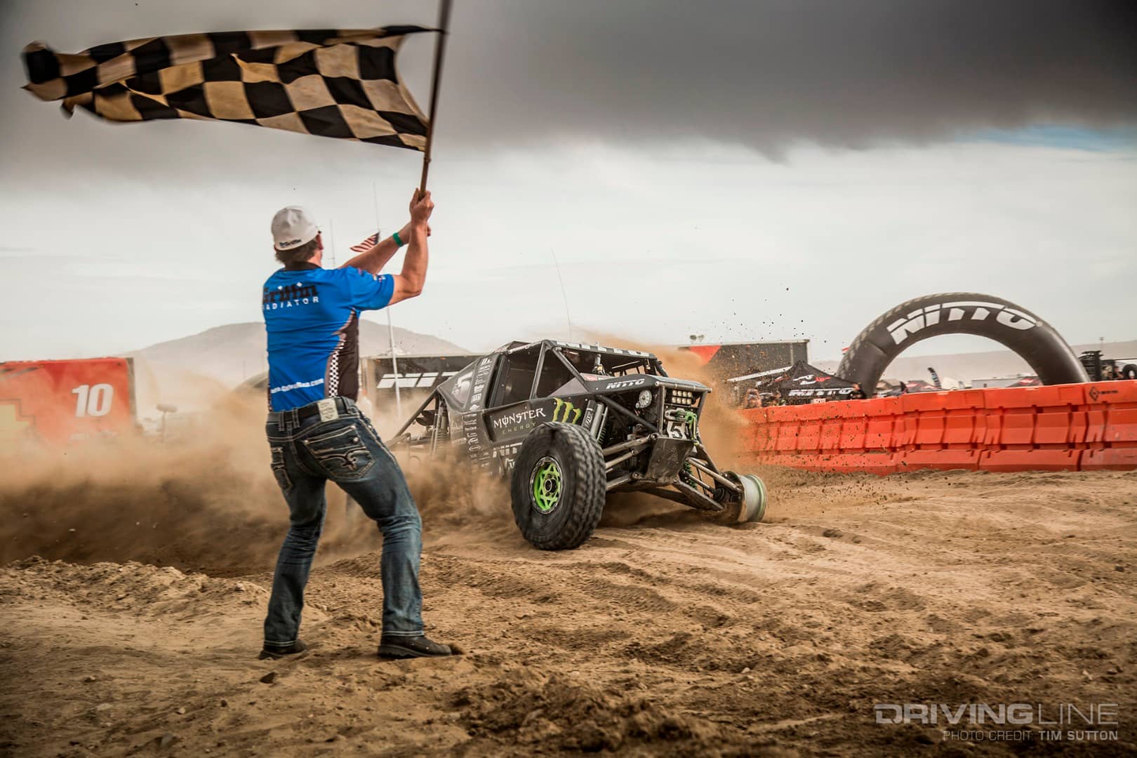 5 Reasons Why Your Solid-Axle Rig Is Obsolete | DrivingLine