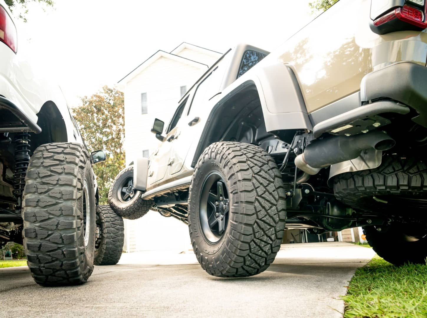 35s No Lift (Part II) with AEV Jeep Gladiator Wheels | Inside Line ...
