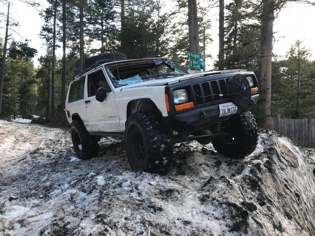 Five Beginner Tips for Off-Roading in Snow | DrivingLine