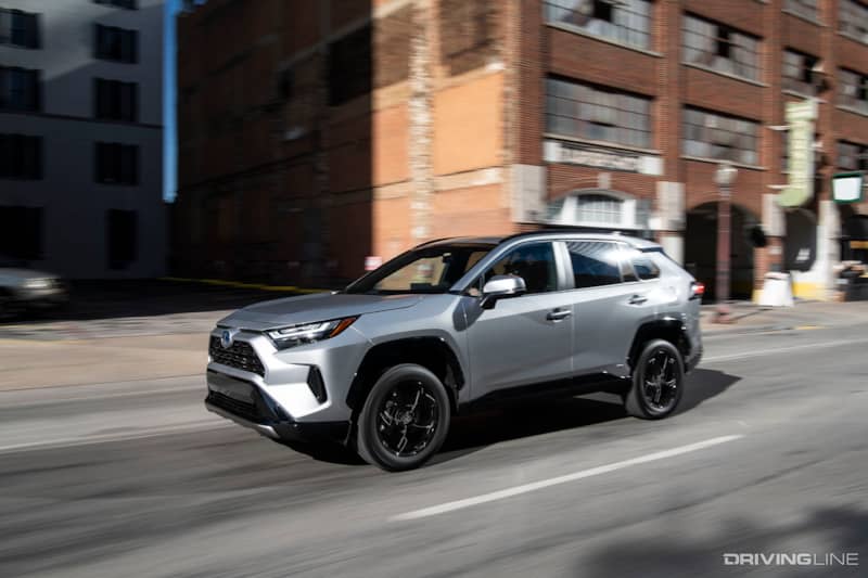 2023 Honda CR-V Hybrid vs Toyota RAV4 Hybrid: Clash of the Fuel-Sipping ...