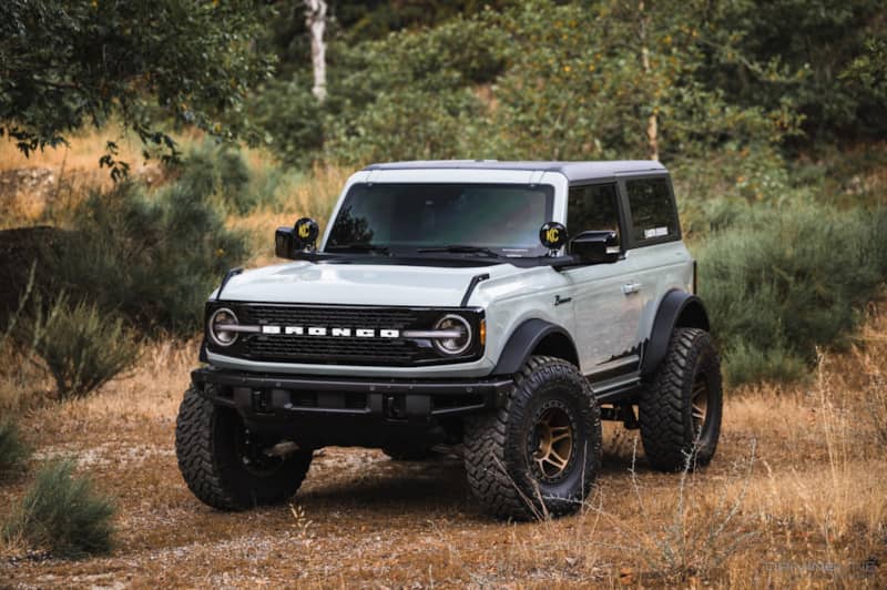 37" Bronco Battle: Two Different Cross-Country Takes on Ford's Revived ...