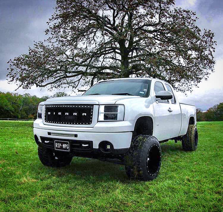 Take 5: A GMC Sierra Stormtrooper and a Jeep JK Named Jules | DrivingLine