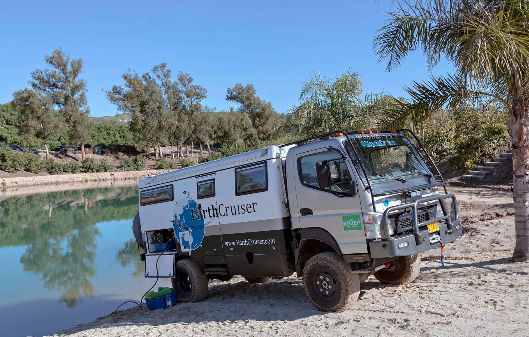 EarthCruiser EXP: The Perfect Quit-Your-Job Vehicle | DrivingLine