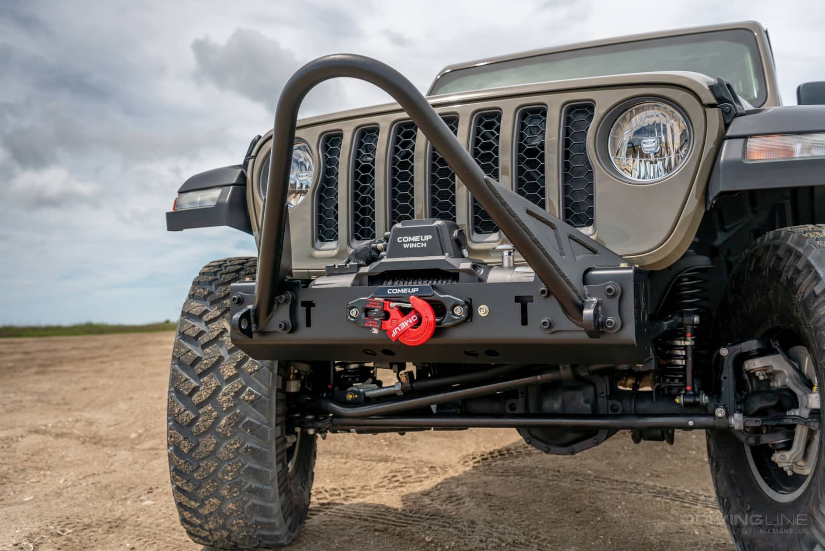 Stubby VS Full Width Jeep Gladiator Winch Bumper | DrivingLine