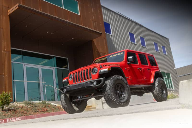 IFS Versus Solid Axle (Ford Bronco versus the Jeep Wrangler) | DrivingLine